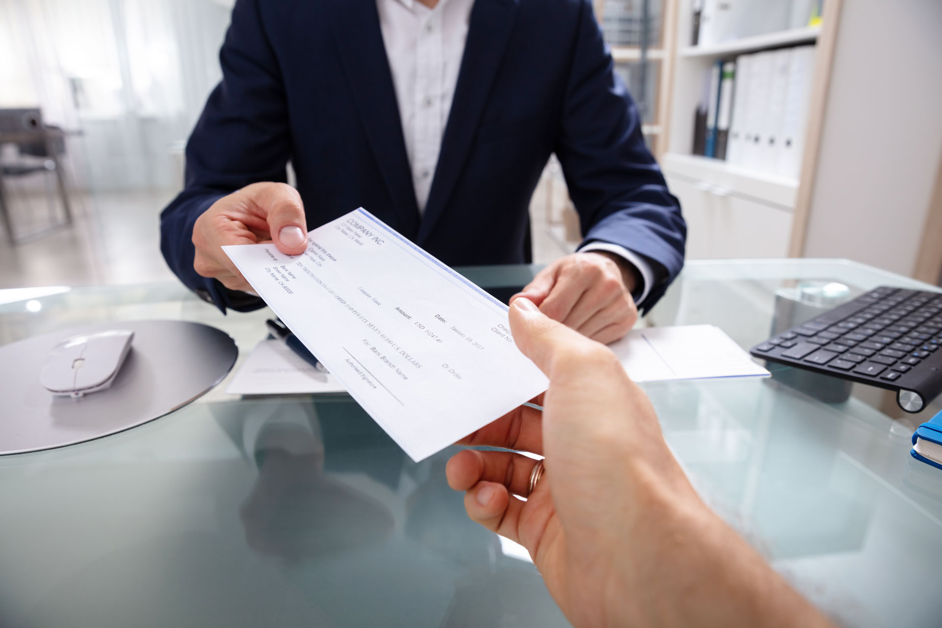 Antecipação de Cheques: Uma Estratégia Financeira Inteligente para Negócios